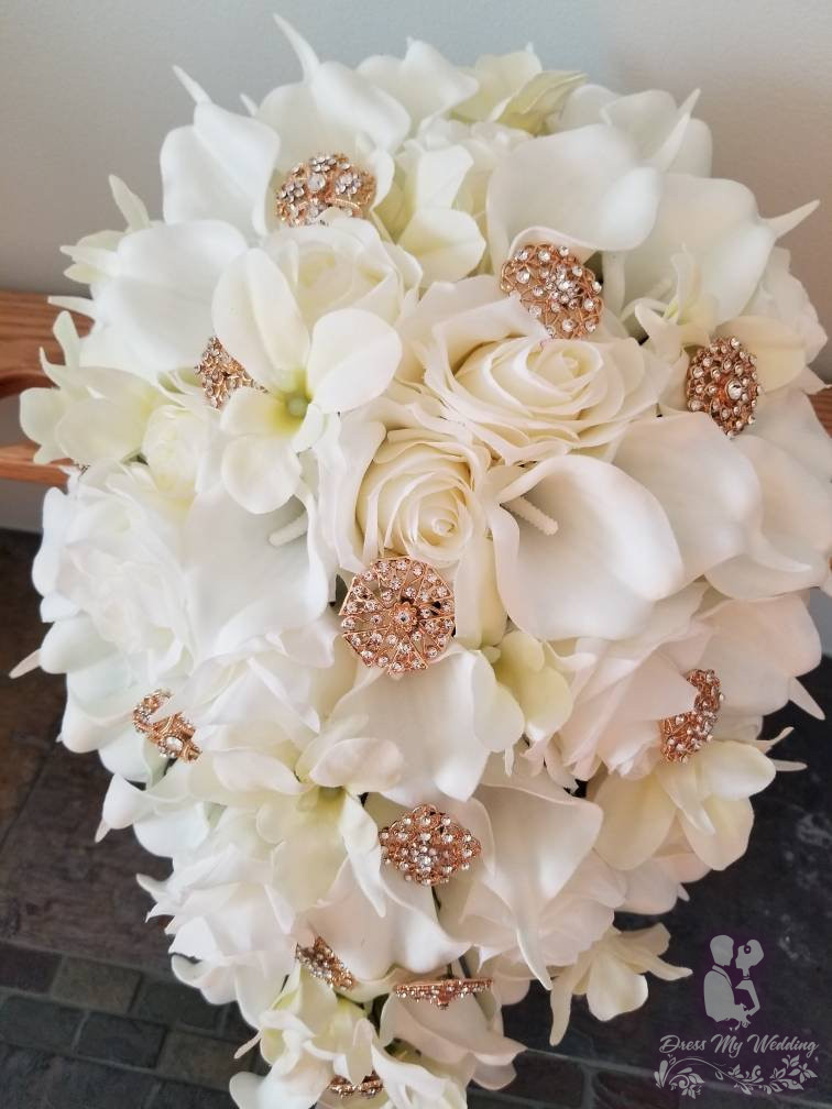 Dress My Wedding – Ivory, cream bouquet with gold accent